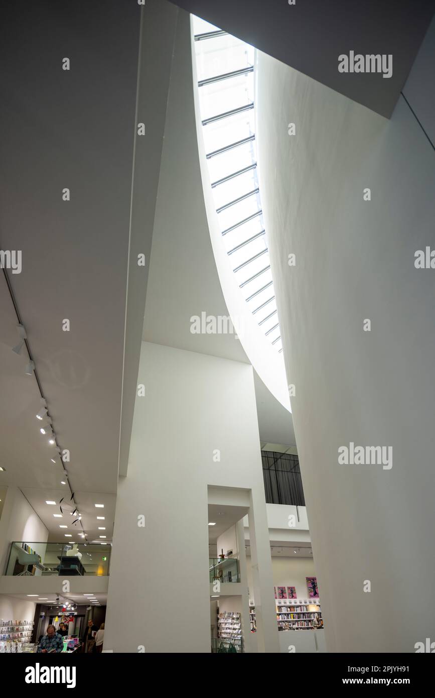 bookshop and rotunda, Pinakothek der Moderne, Munich, Germany Stock ...