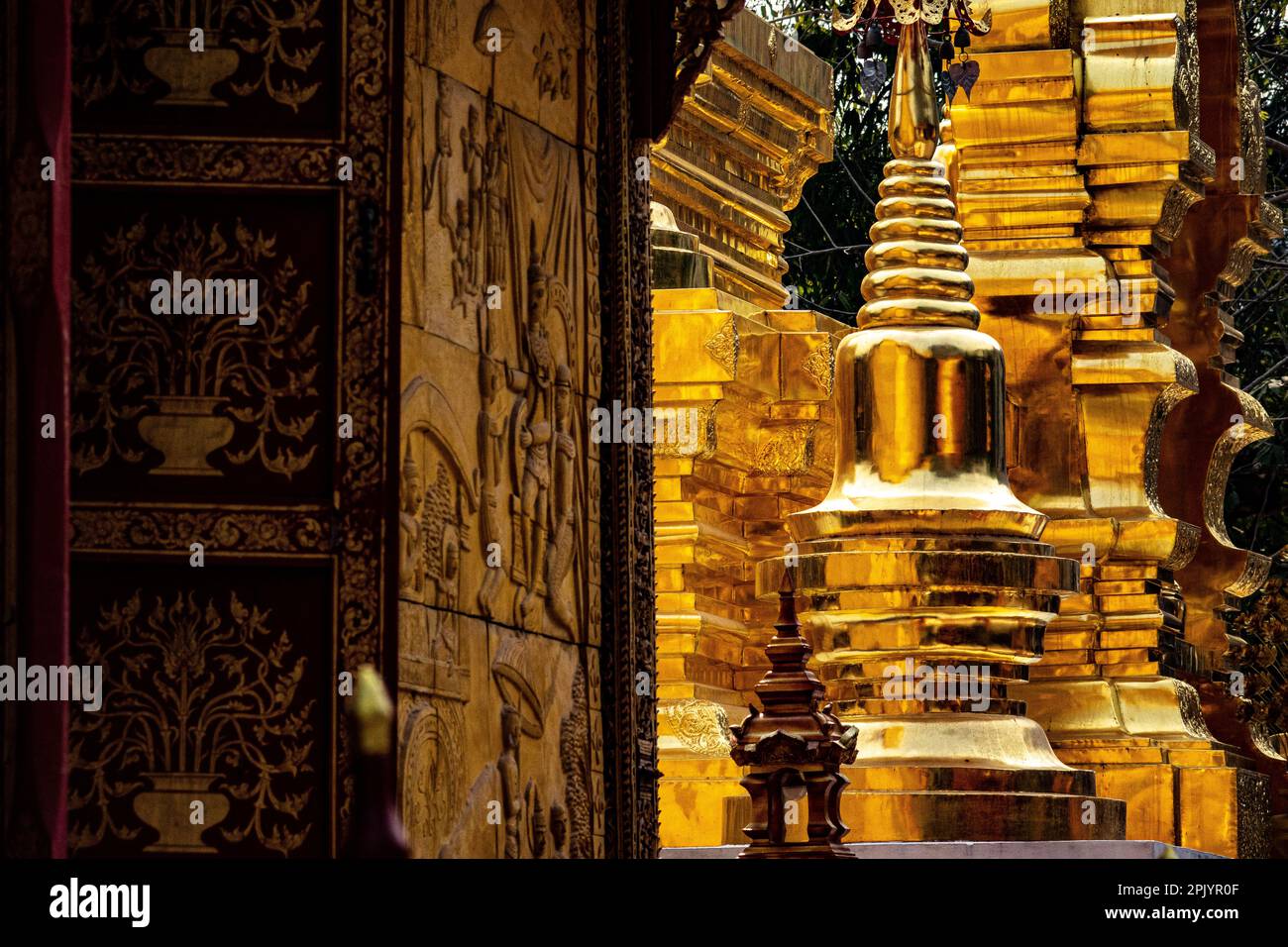 Gold Temple wall Stock Photo - Alamy