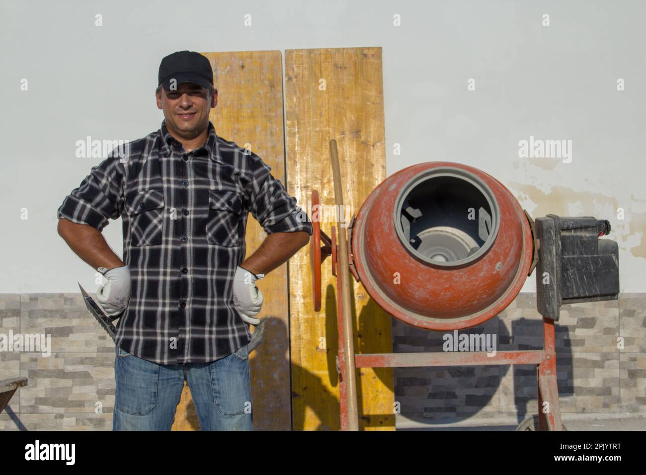 Bricklaying tools hi-res stock photography and images - Alamy