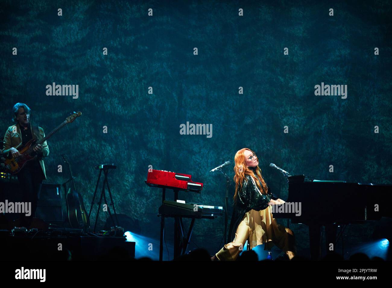 Tori amos bassist hi-res stock photography and images - Alamy