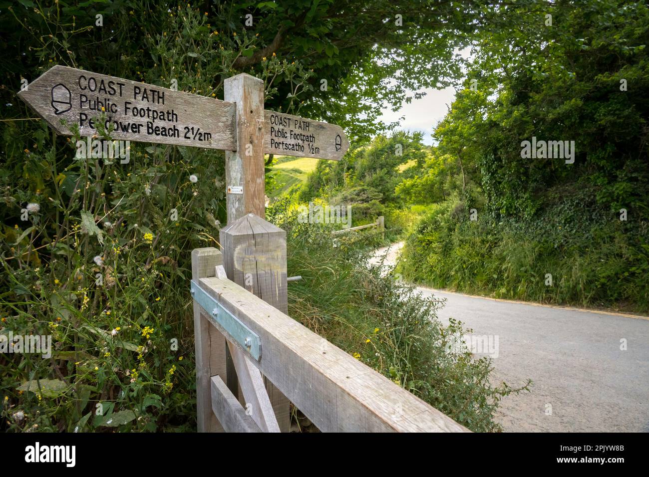 Hidden public footpath hi-res stock photography and images - Alamy