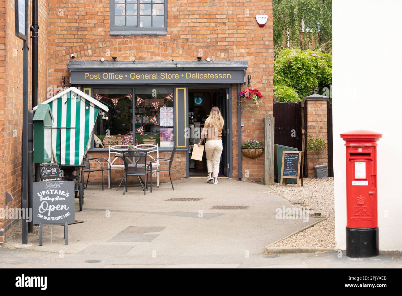 Popular village store hi-res stock photography and images - Alamy