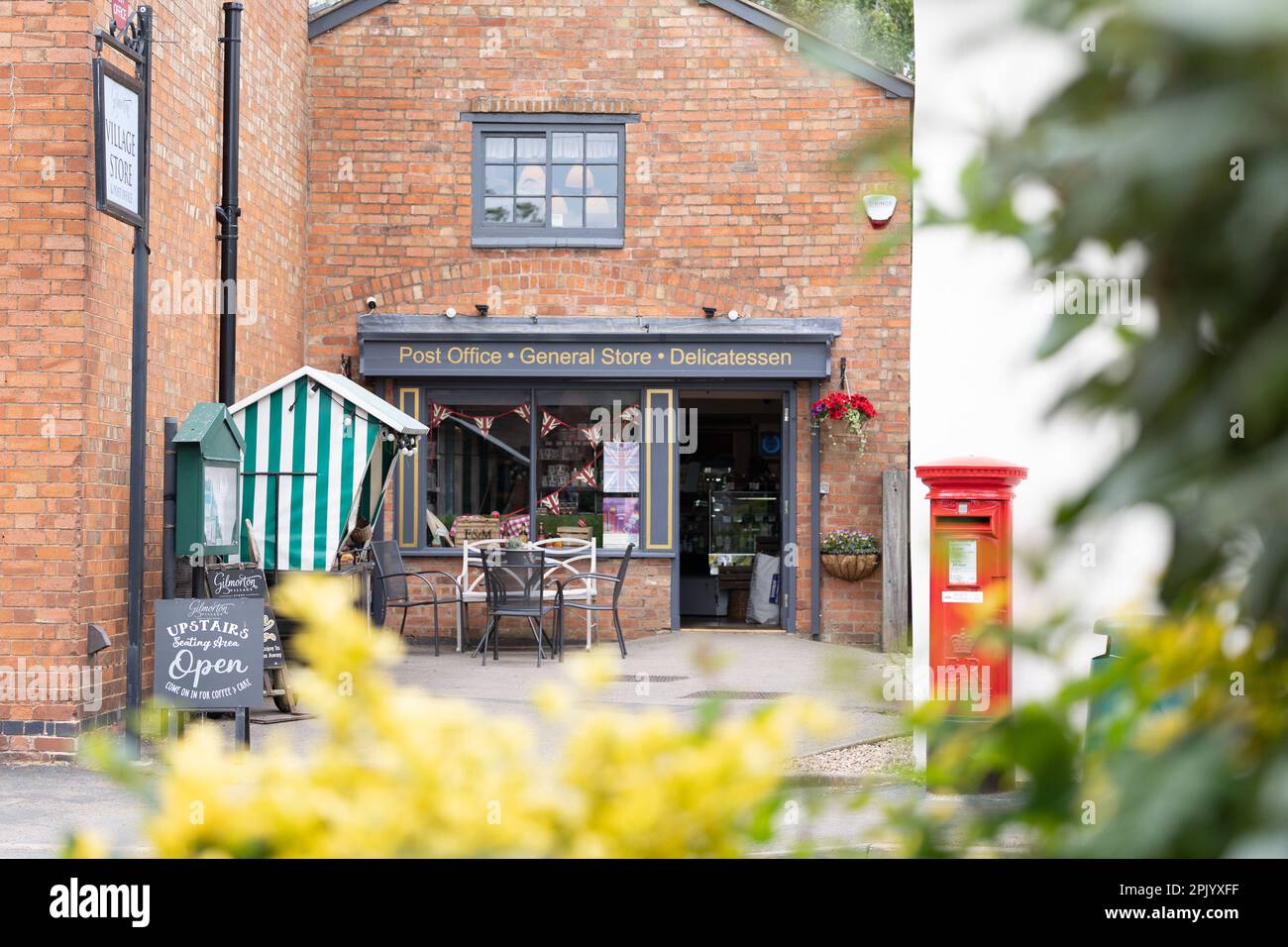 Popular village store hi-res stock photography and images - Alamy