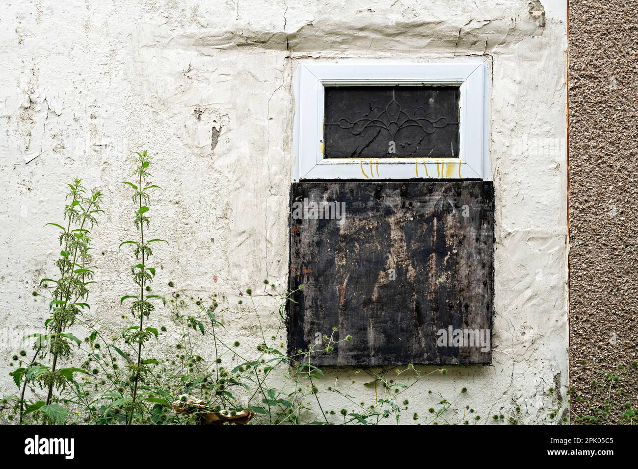 Blocked window of business premises Stock Photo - Alamy