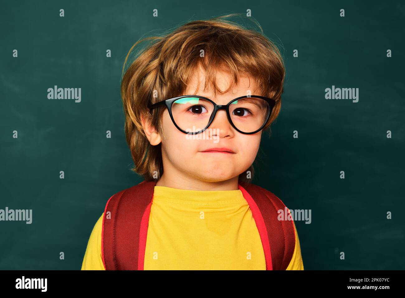 Elementary school. Back to school and happy time. Blackboard background ...