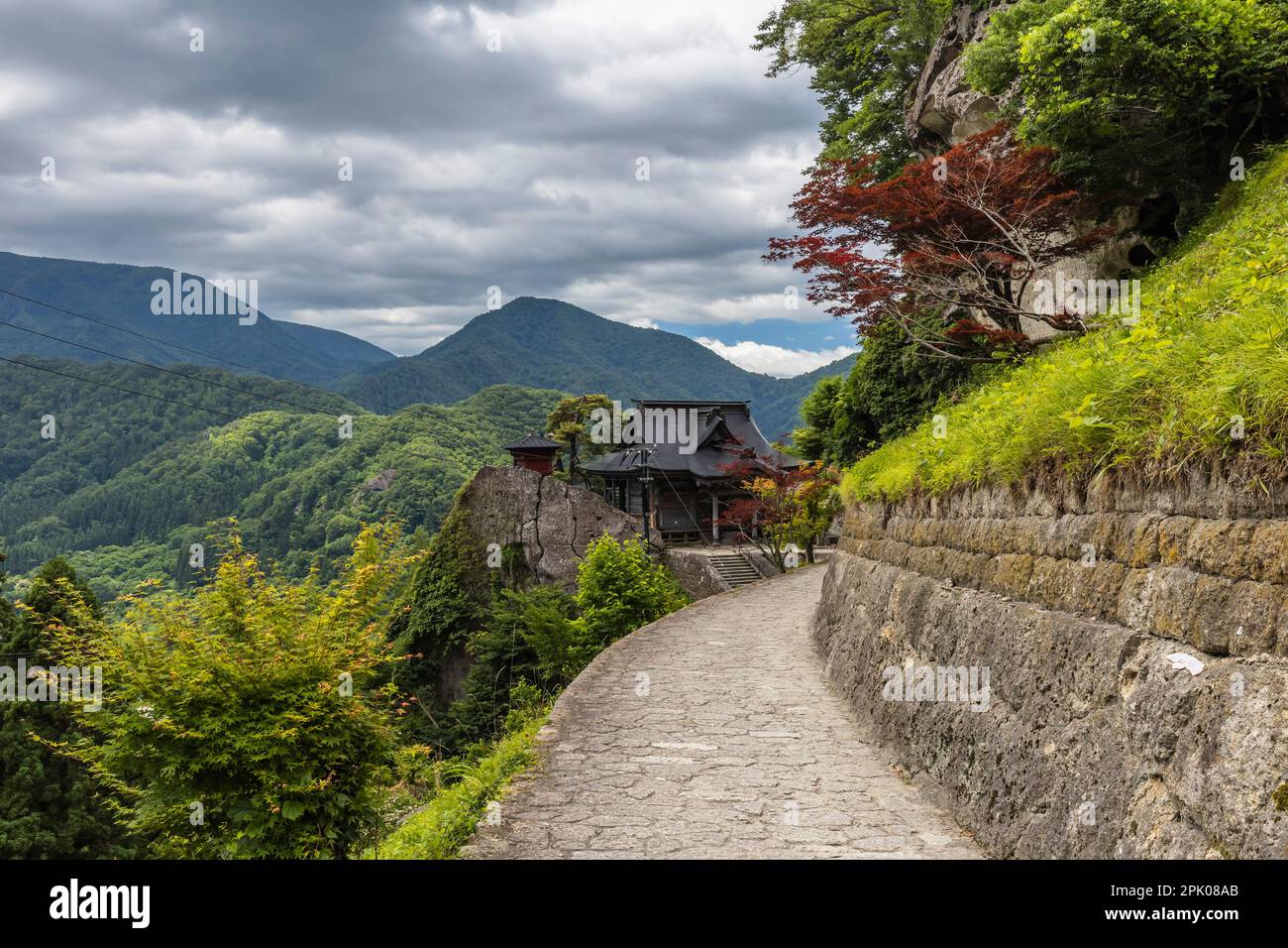 Japan temples mountain hi-res stock photography and images - Alamy