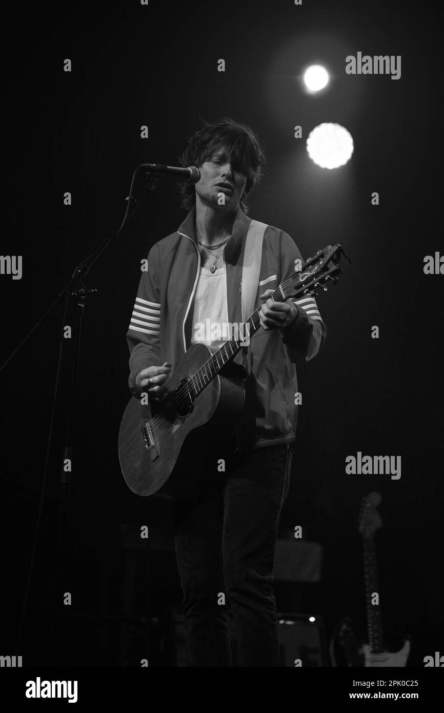 Jack jones singer hi-res stock photography and images - Alamy