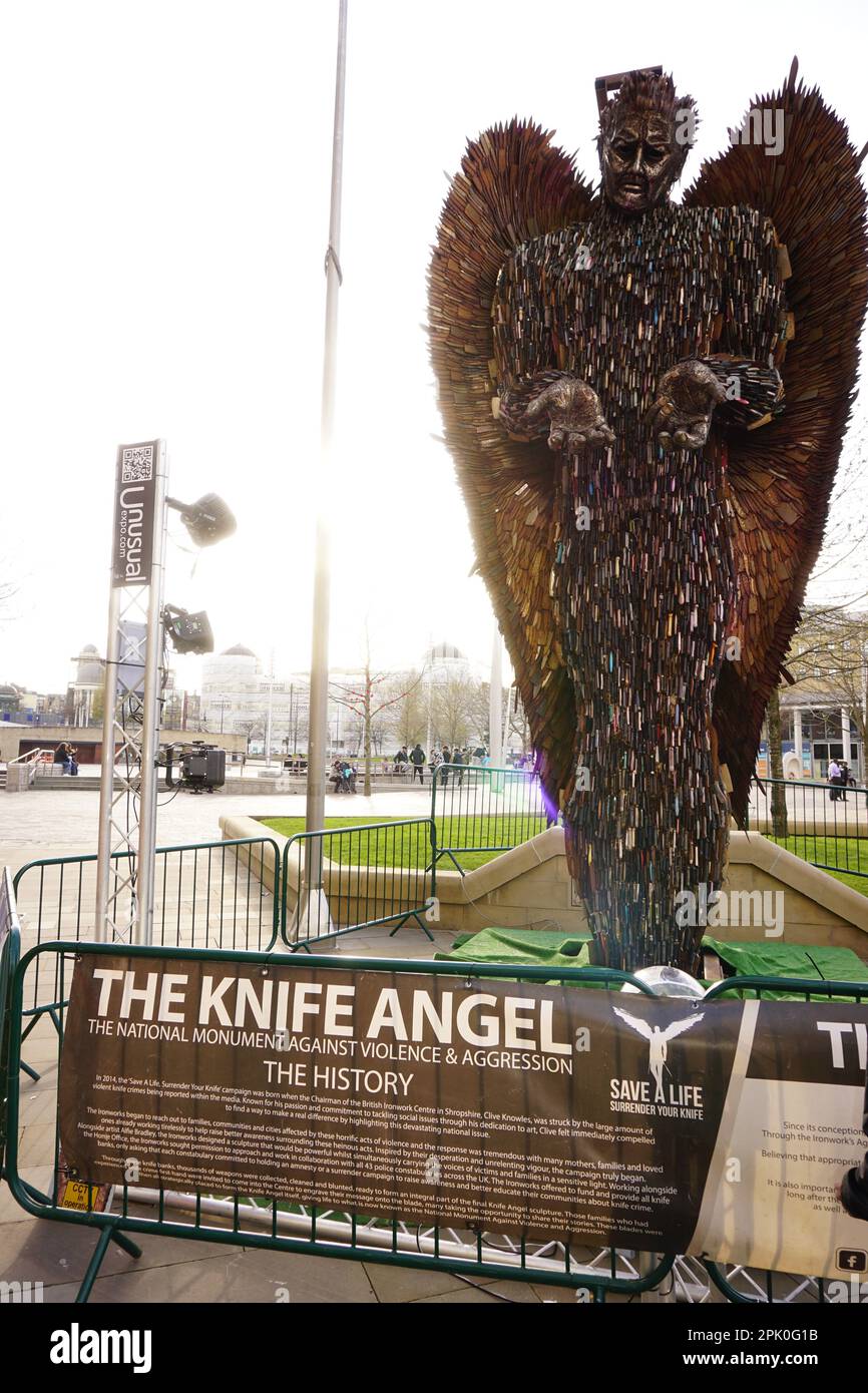 Knife angel statue hi-res stock photography and images - Alamy