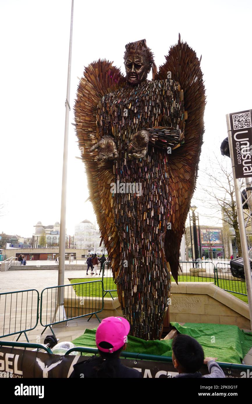 Knife angel statue hi-res stock photography and images - Alamy