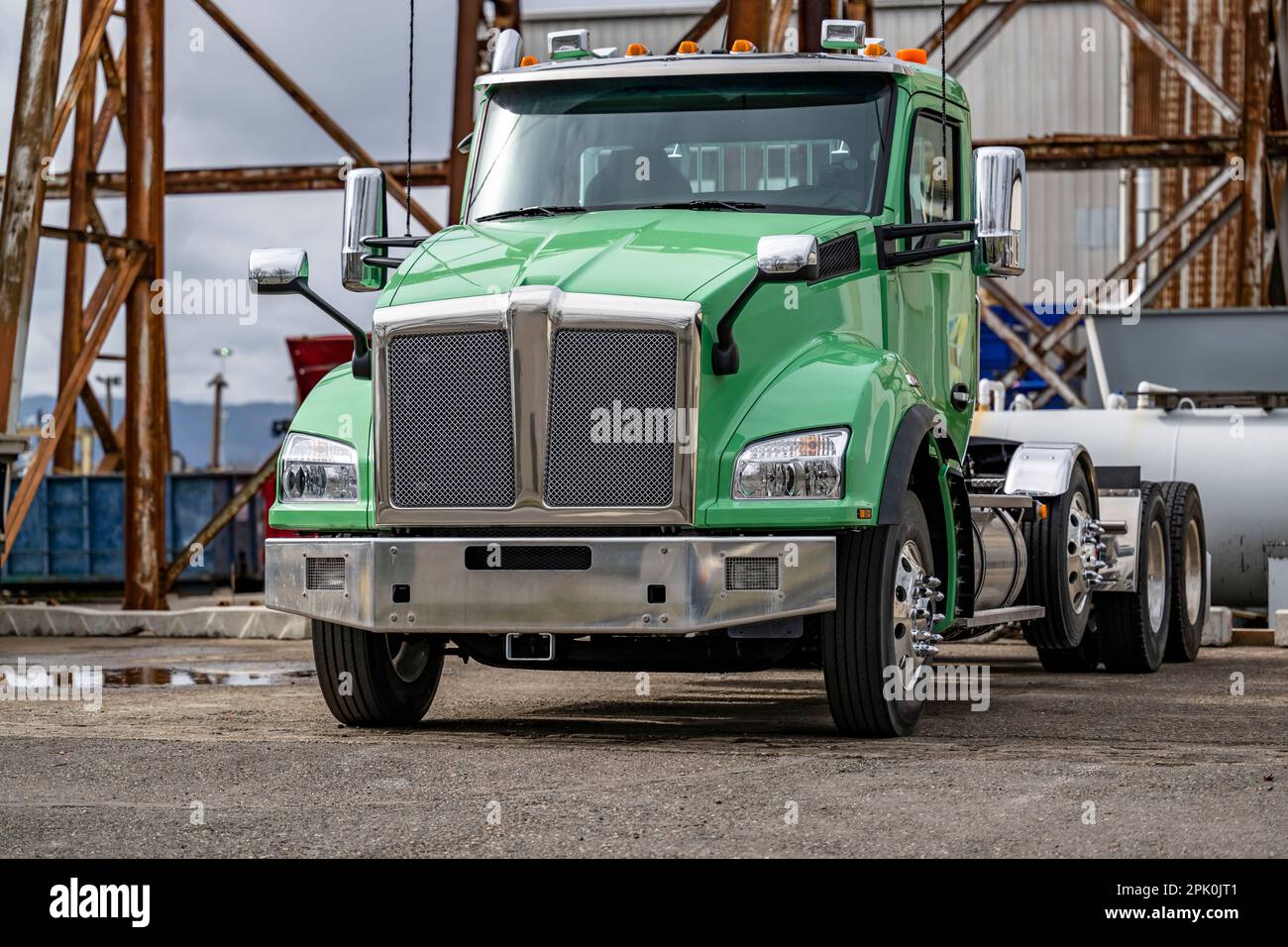 Clean big rig powerful bonnet day cab local hauler green semi truck ...