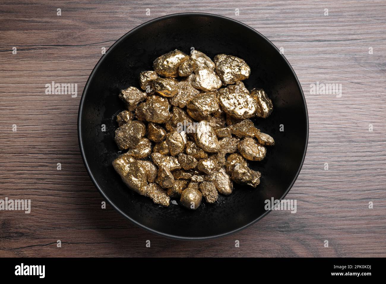 Gold metal lumps hi-res stock photography and images - Alamy