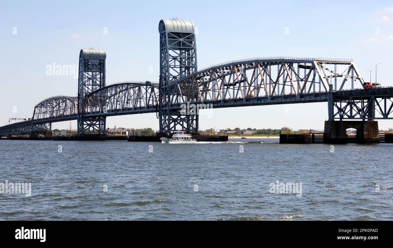 Marine ParkwayGil Hodges Memorial Bridge, across Rockaway Inlet, view ...