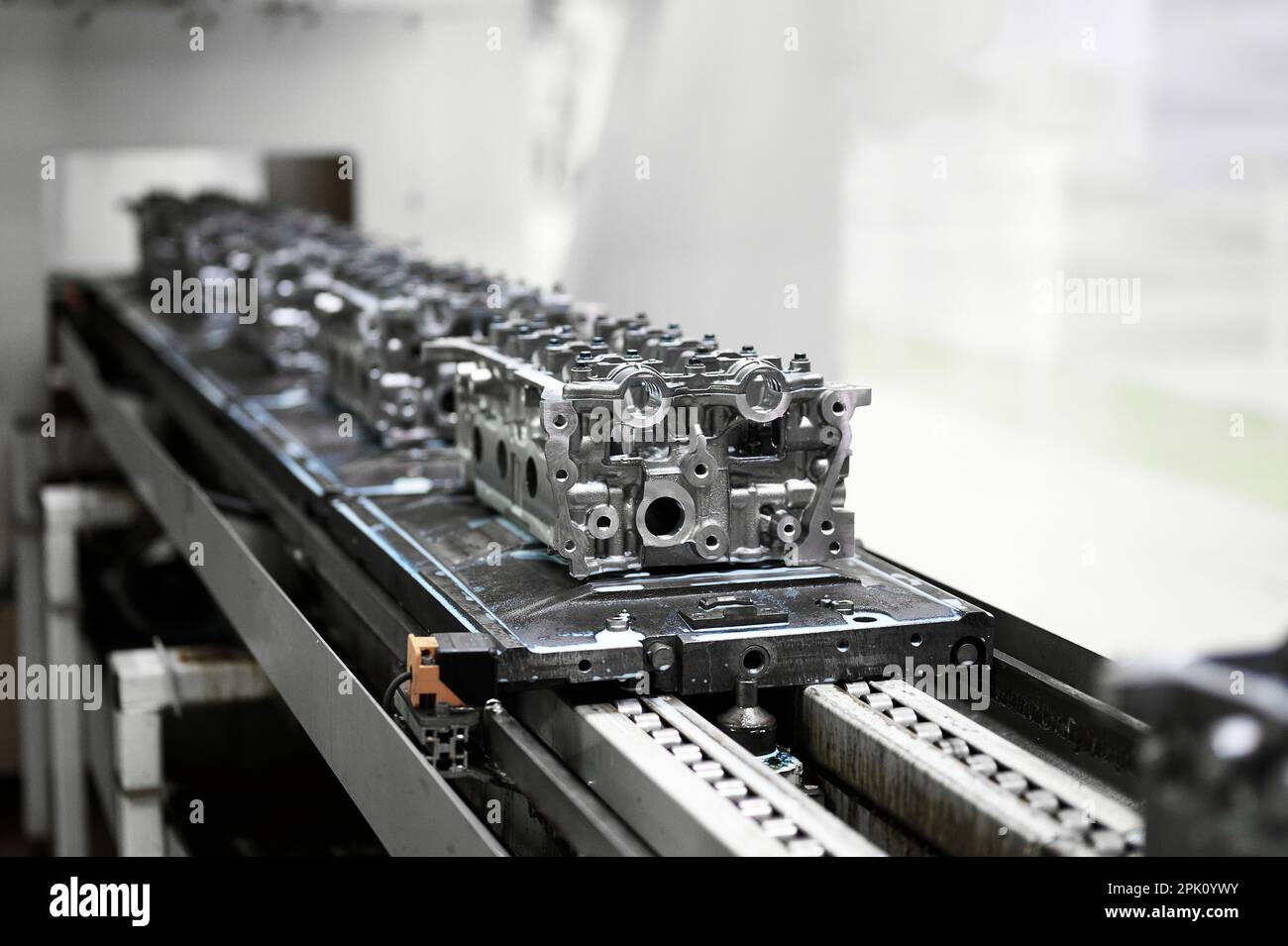 Cylinder mechanism hi-res stock photography and images - Alamy