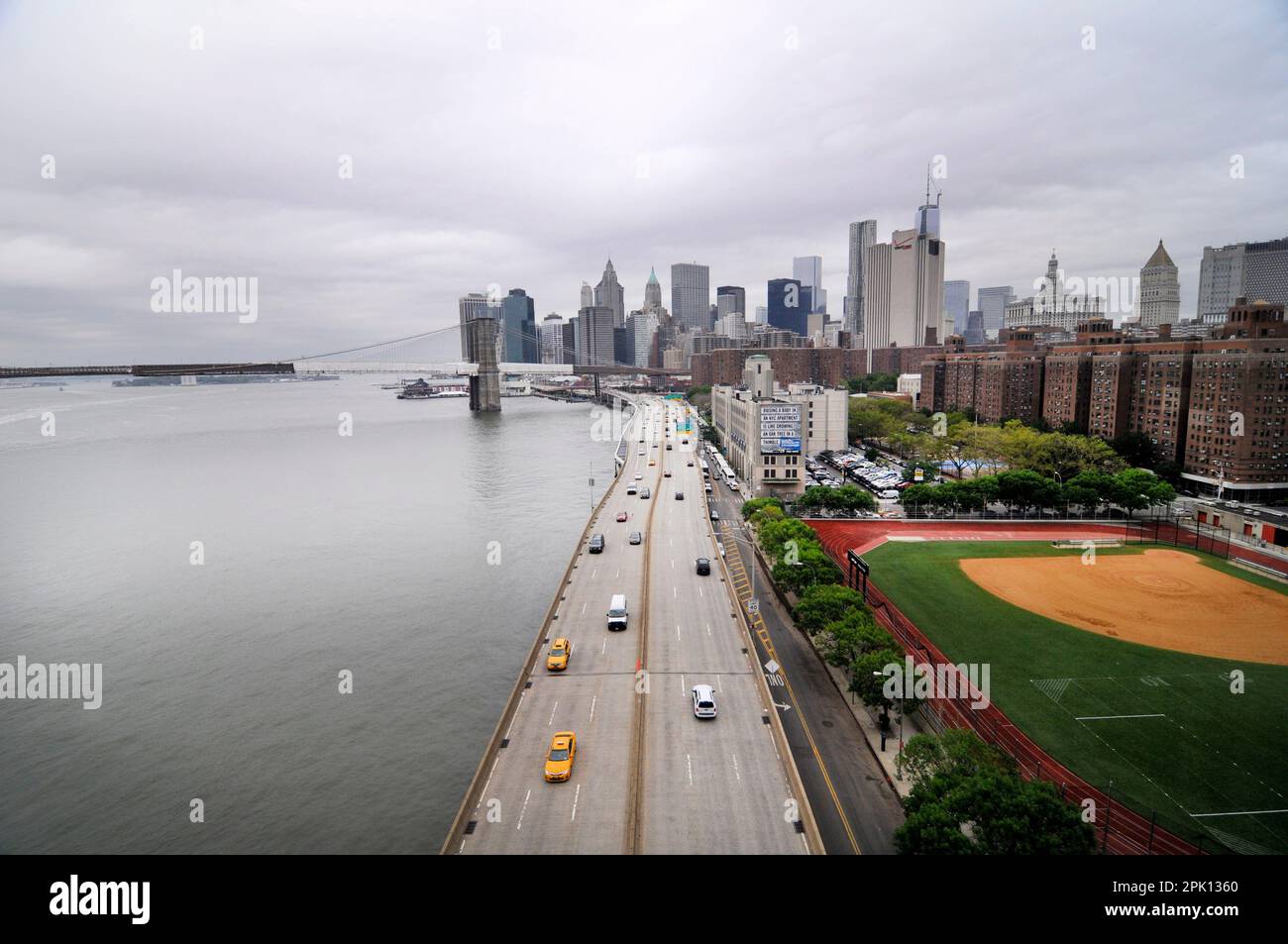 A view of Manhattan and the FDR Drive as seen from the Manhattan Bridge ...