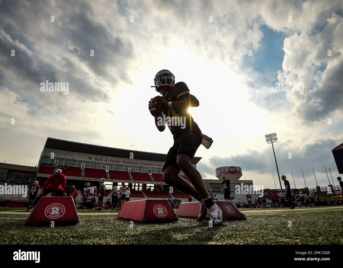 Bowling Green, KY. 04/04/2023, Quarterback Willie Taggart Jr. (14) of ...