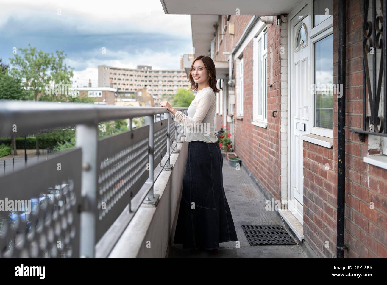 Asian girl in england hi-res stock photography and images - Alamy