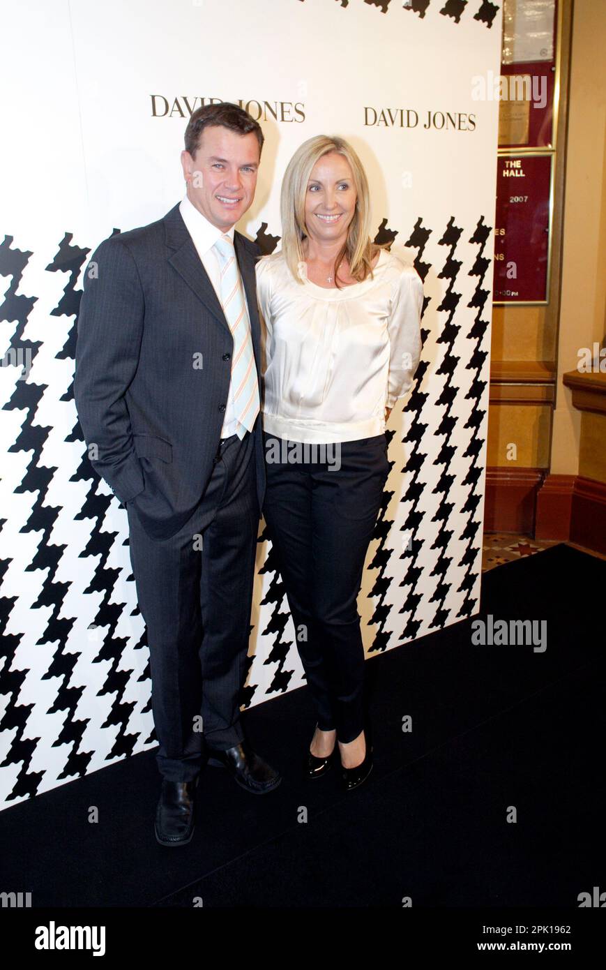 With his wife jayne hi-res stock photography and images - Alamy