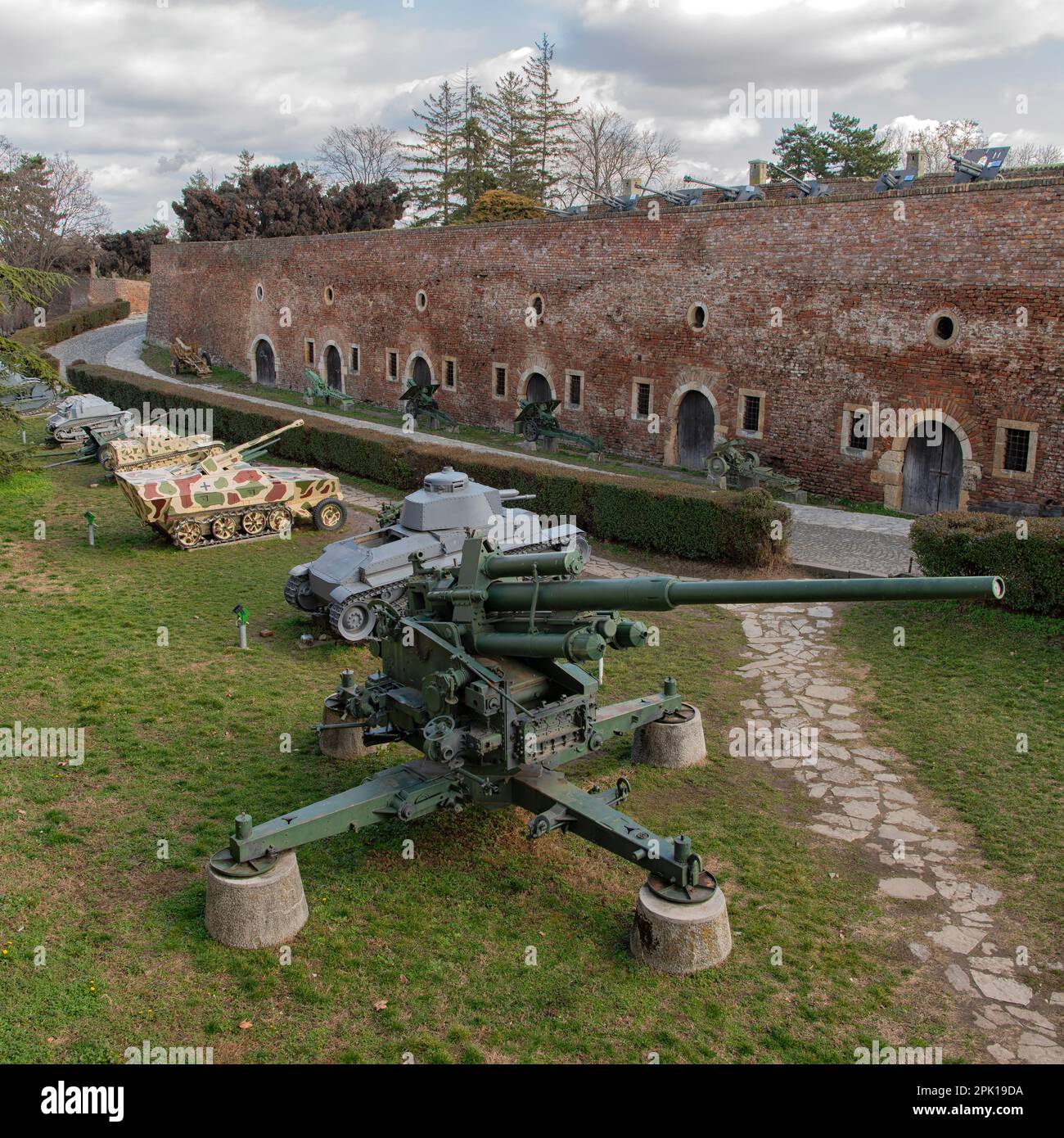 Nato bombs serbia hi-res stock photography and images - Alamy