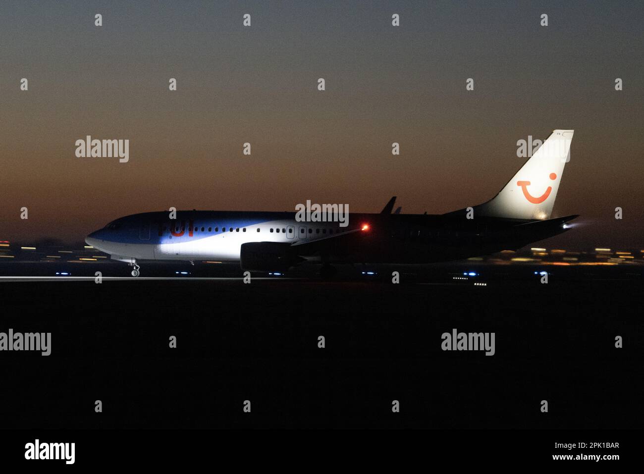 SCHIPHOL - A TUI plane takes off from Schiphol. The airport wants to ...