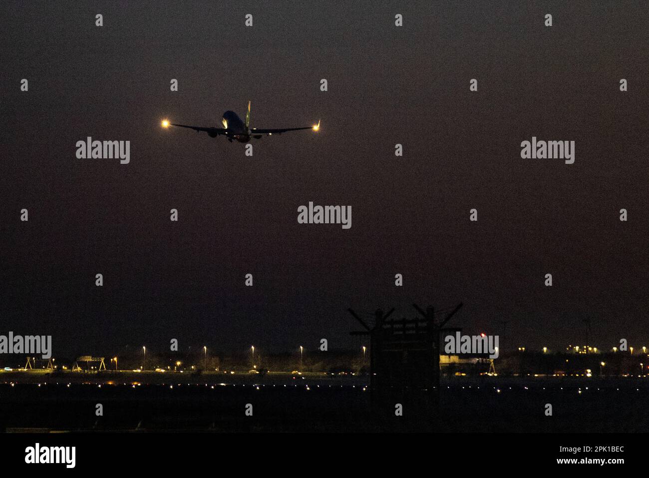 SCHIPHOL - A Transavia plane takes off from Schiphol. The airport wants ...