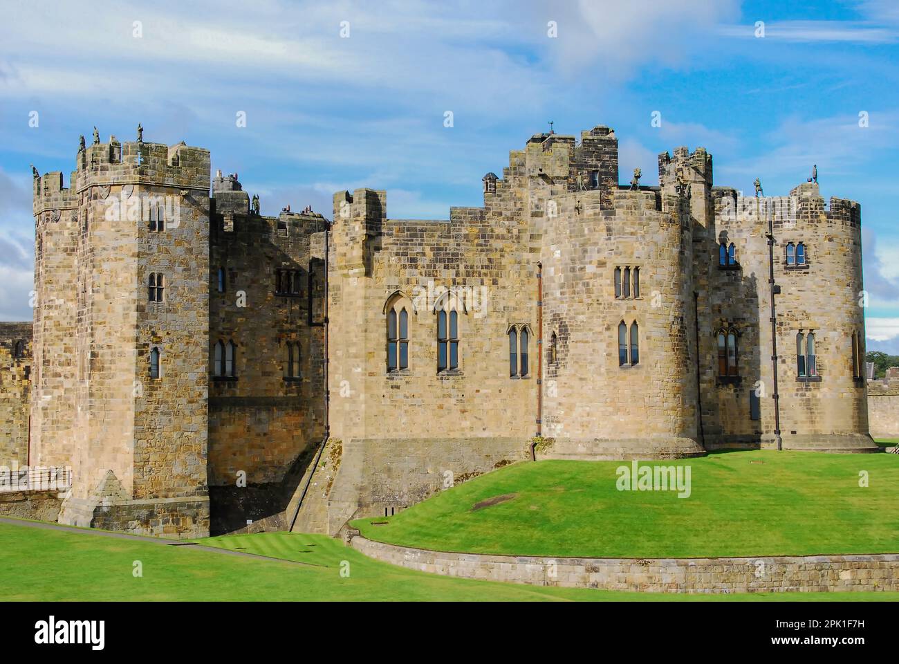 Alnwick Castle in Alnwick, England Stock Photo - Alamy