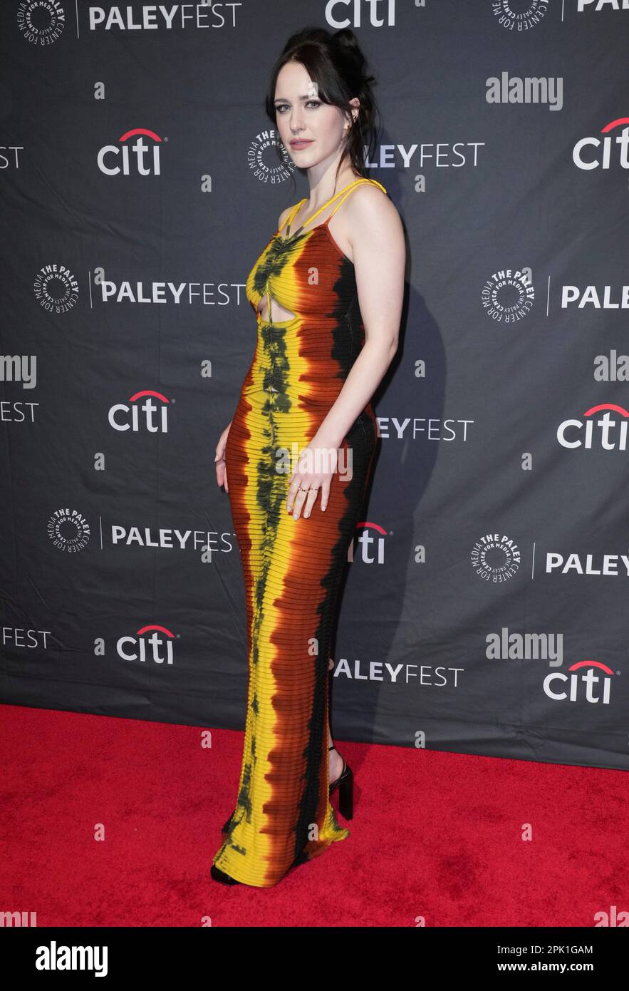 Rachel Brosnahan arrives at a screening of "The Marvelous Mrs. Maisel ...