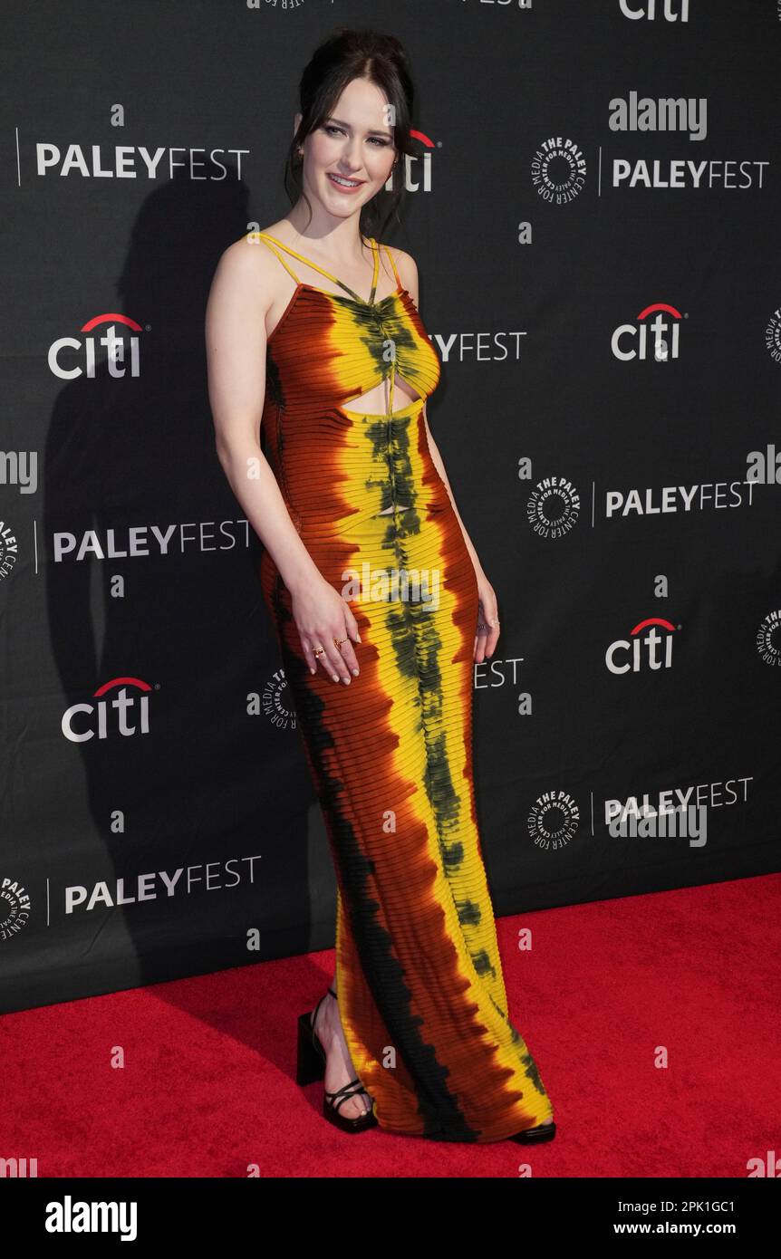 Rachel Brosnahan arrives at a screening of "The Marvelous Mrs. Maisel ...