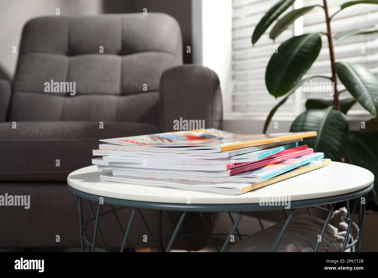 Stacked magazines hi-res stock photography and images - Alamy