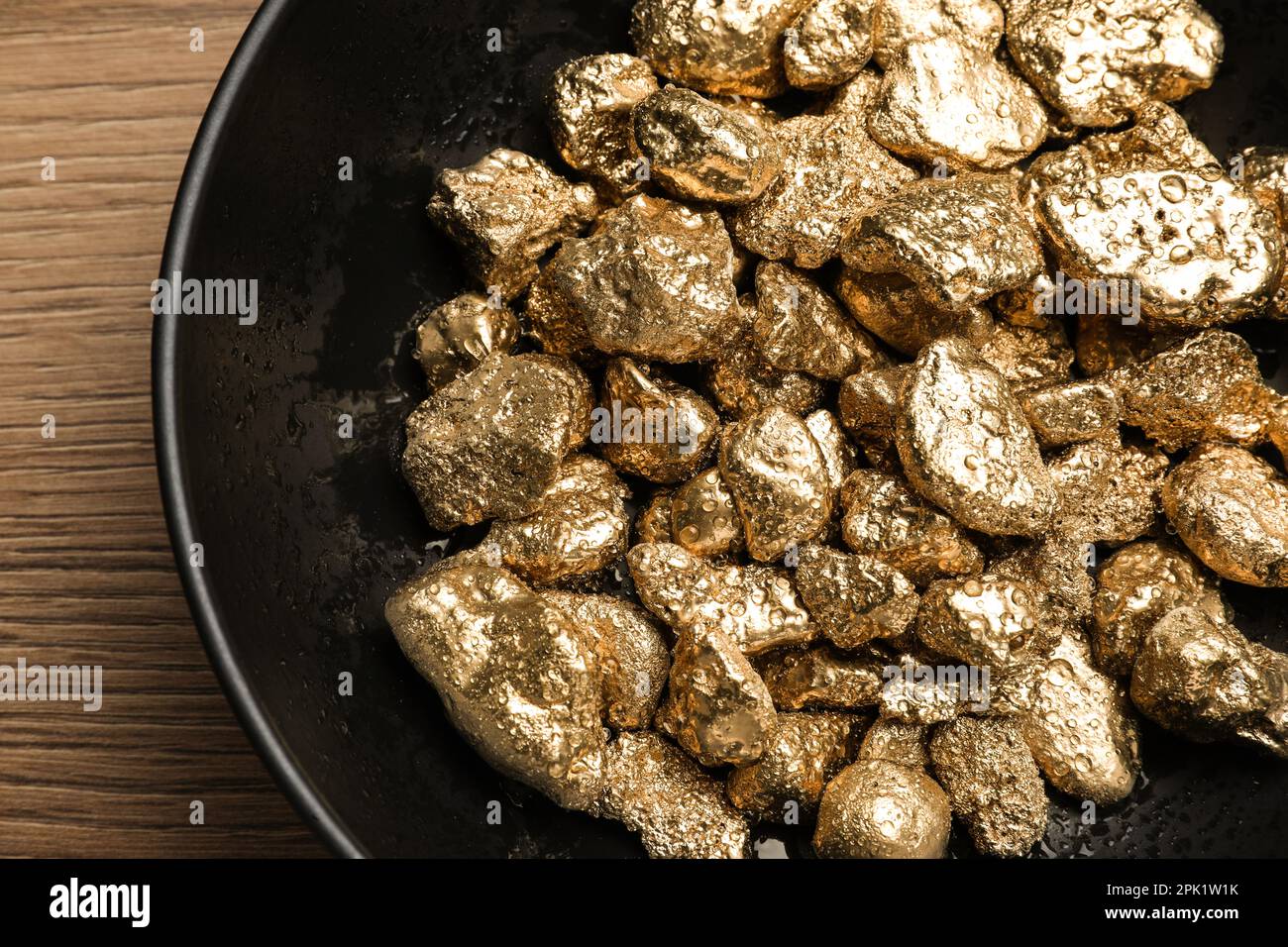 Gold metal lumps hi-res stock photography and images - Alamy