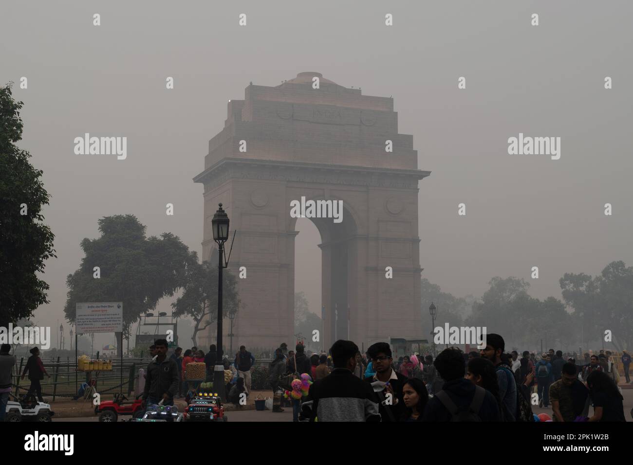 New delhi, india, 20 december 2017:- Air pollution smog at india gate ...