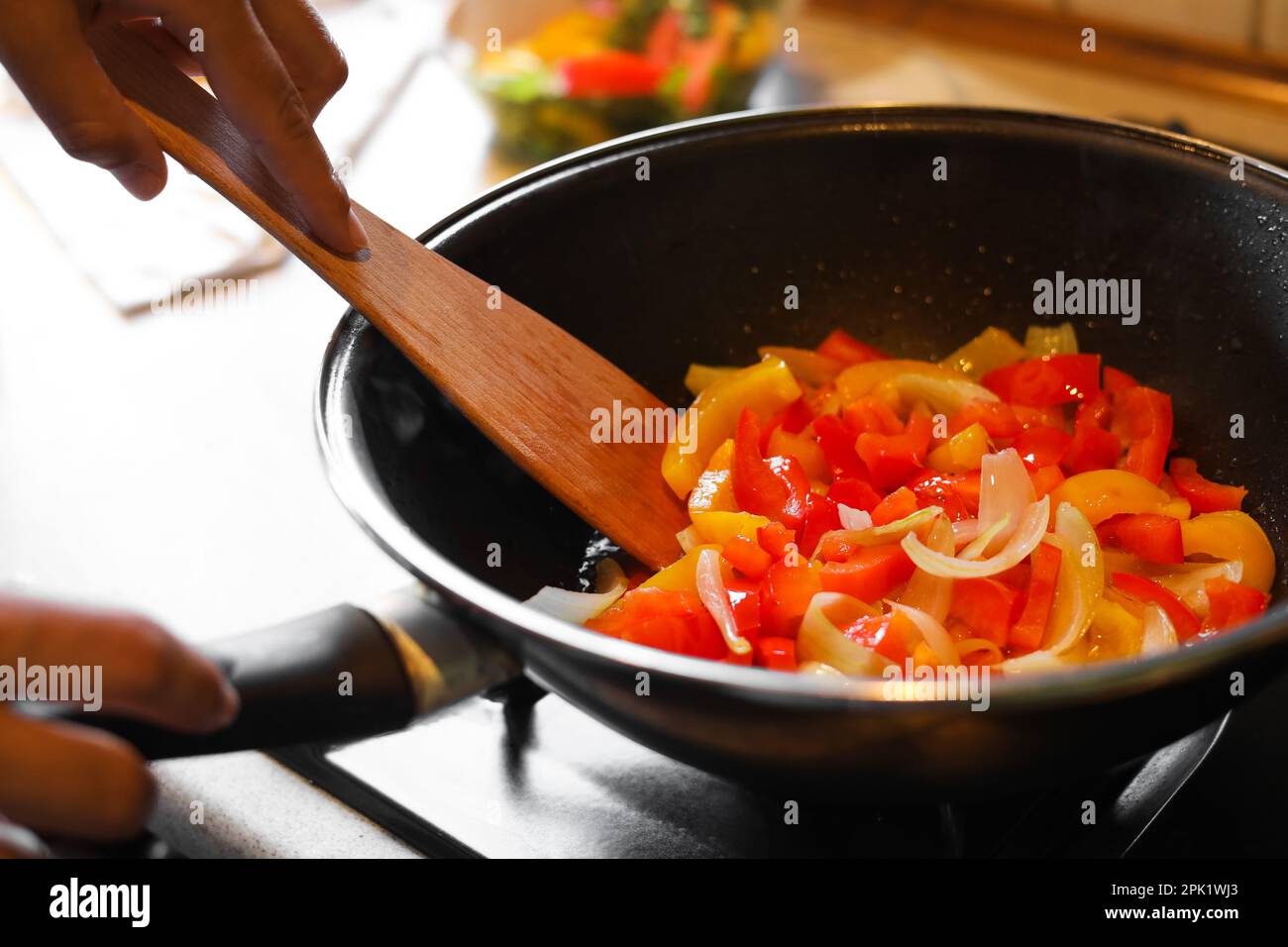 Lady frying cooking oil hi-res stock photography and images - Alamy