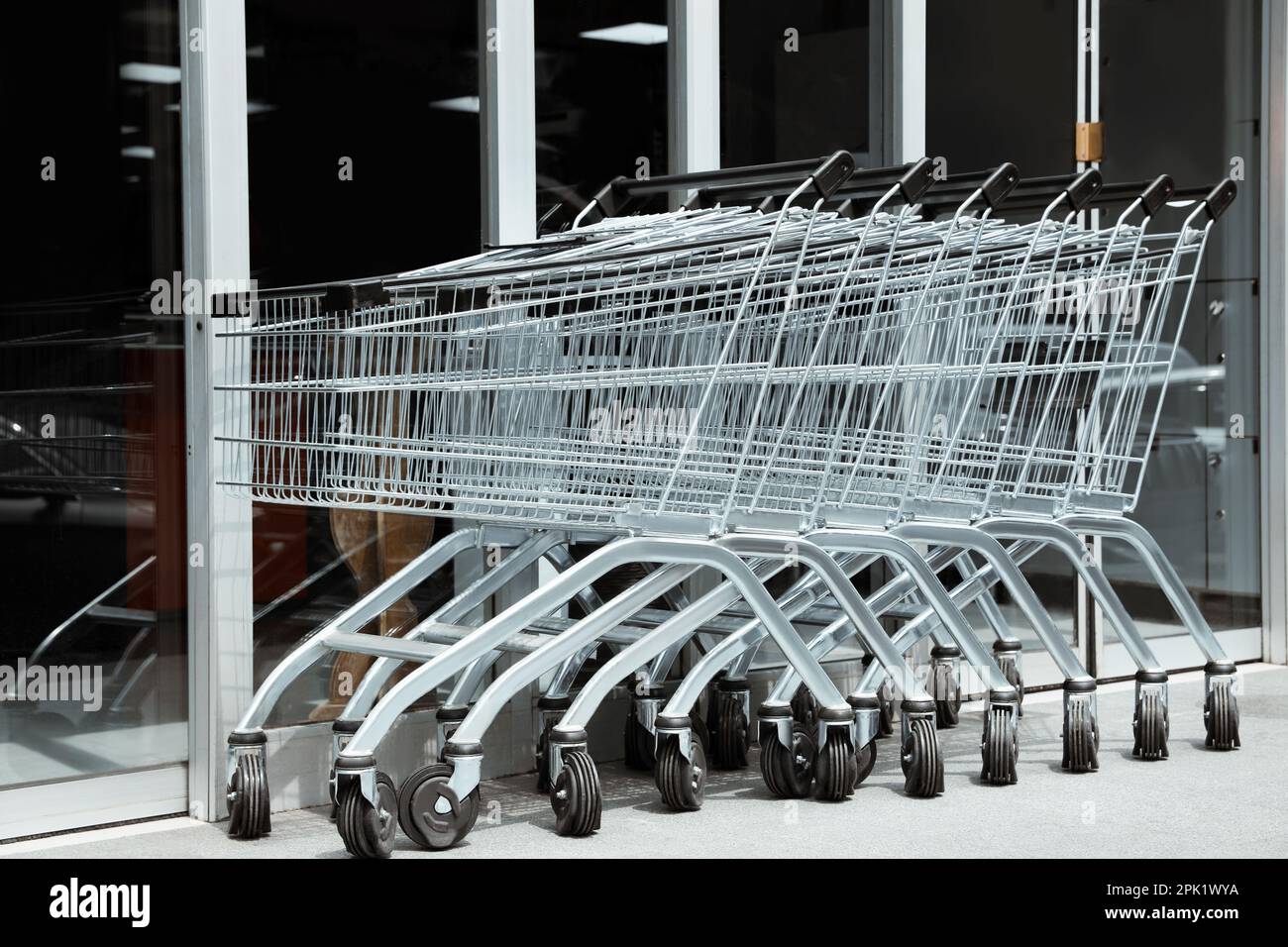 Stylish shopping carts hi-res stock photography and images - Alamy