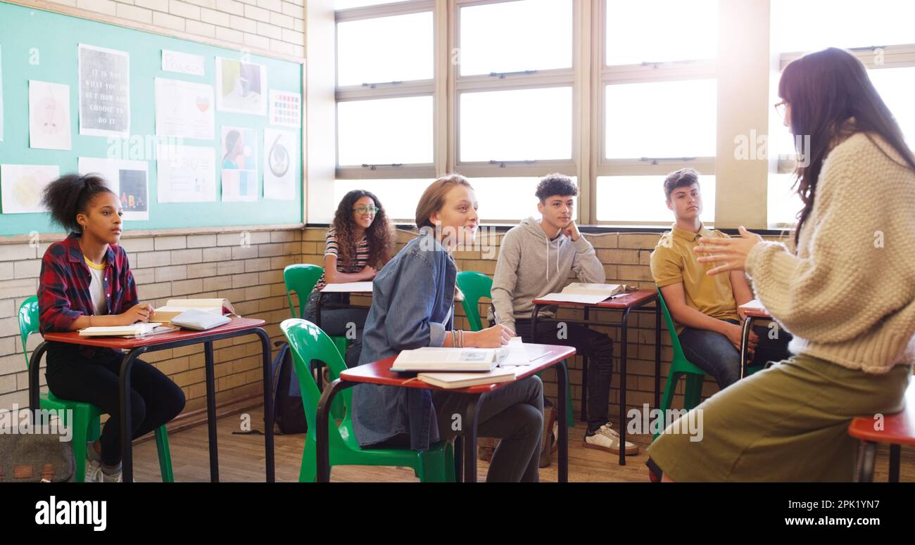 Teenage learners hi-res stock photography and images - Alamy