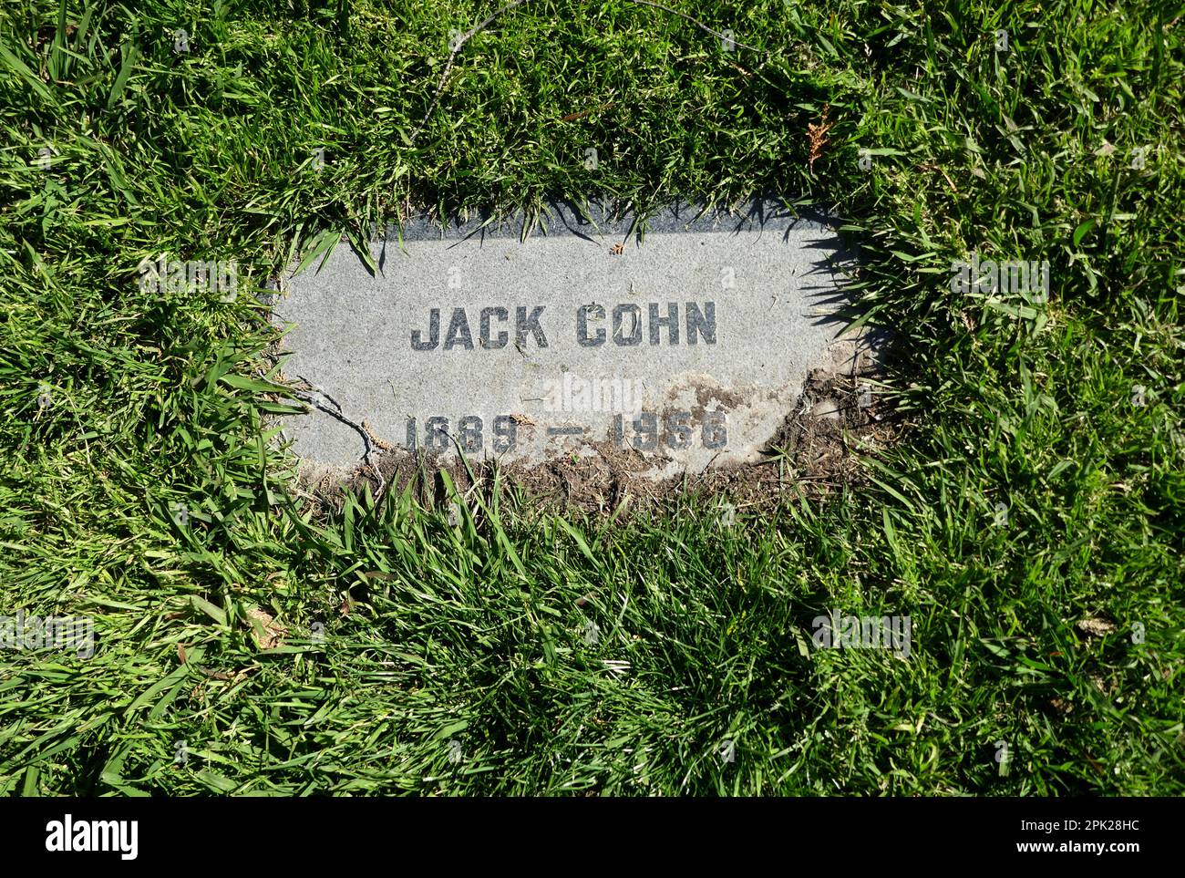 Los Angeles, California, USA 4th April 2023 Jack Cohn Grave in Family ...