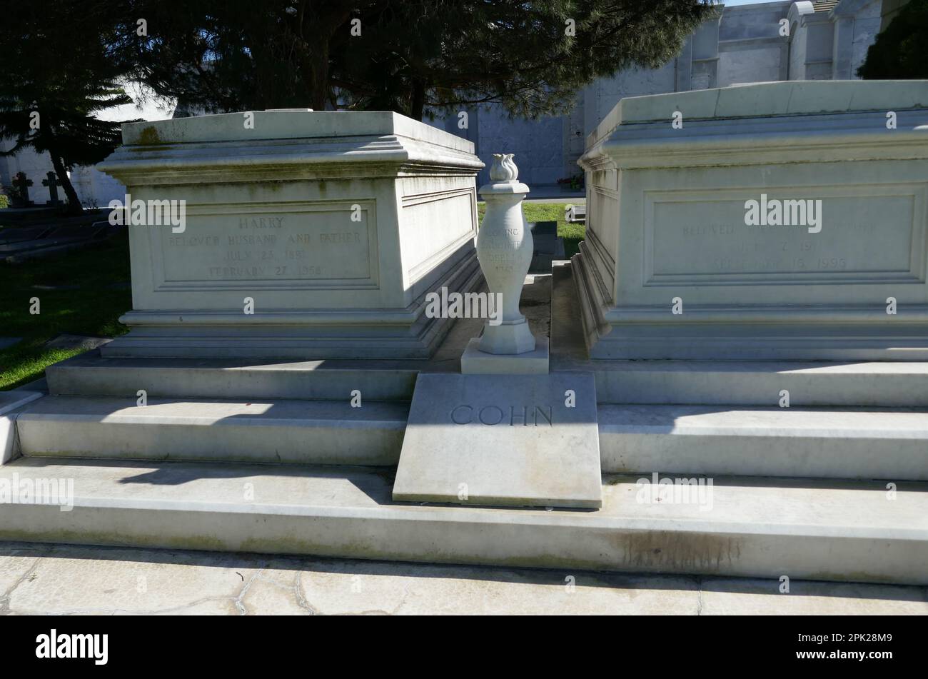 Los Angeles, California, USA 4th April 2023 Cohn Family Graves in ...