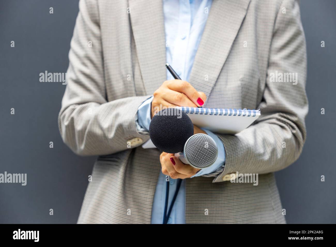 Fake news broadcast story hi-res stock photography and images - Alamy