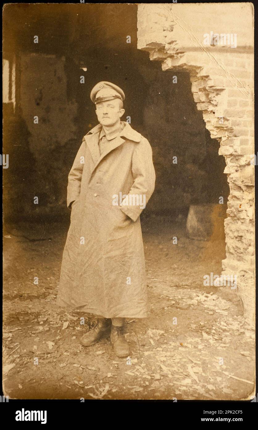 Ww1 soldier hi-res stock photography and images - Alamy