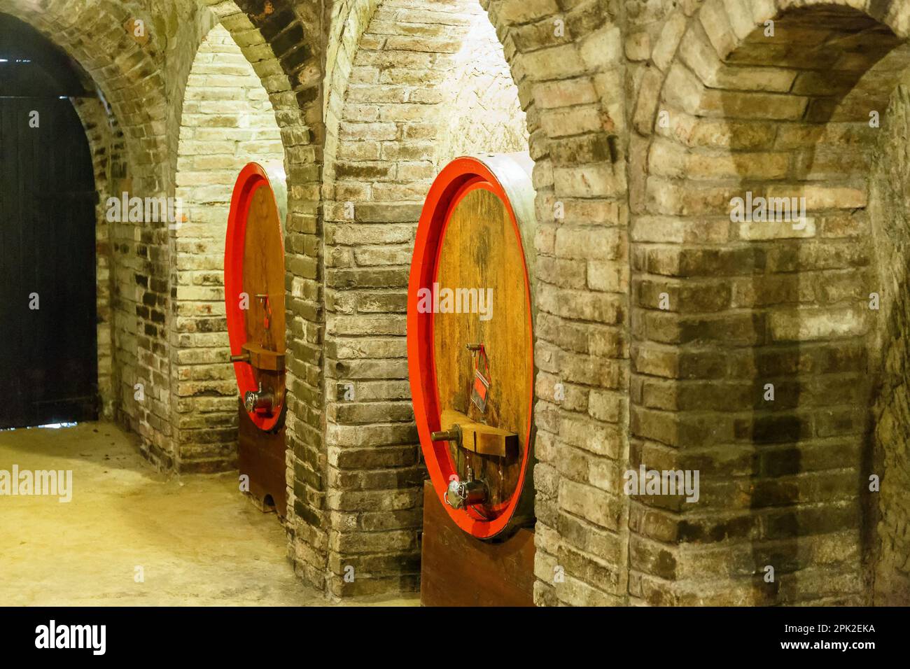 Ancient medieval barrels hi-res stock photography and images - Alamy