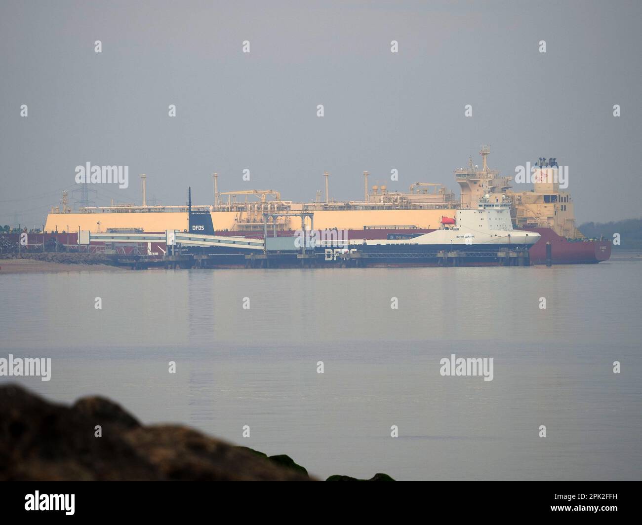 Lng tanker ship hi-res stock photography and images - Alamy