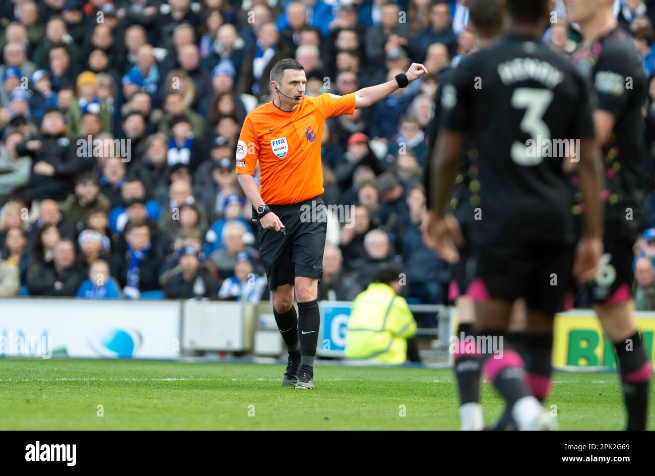 Footy ref hi-res stock photography and images - Alamy