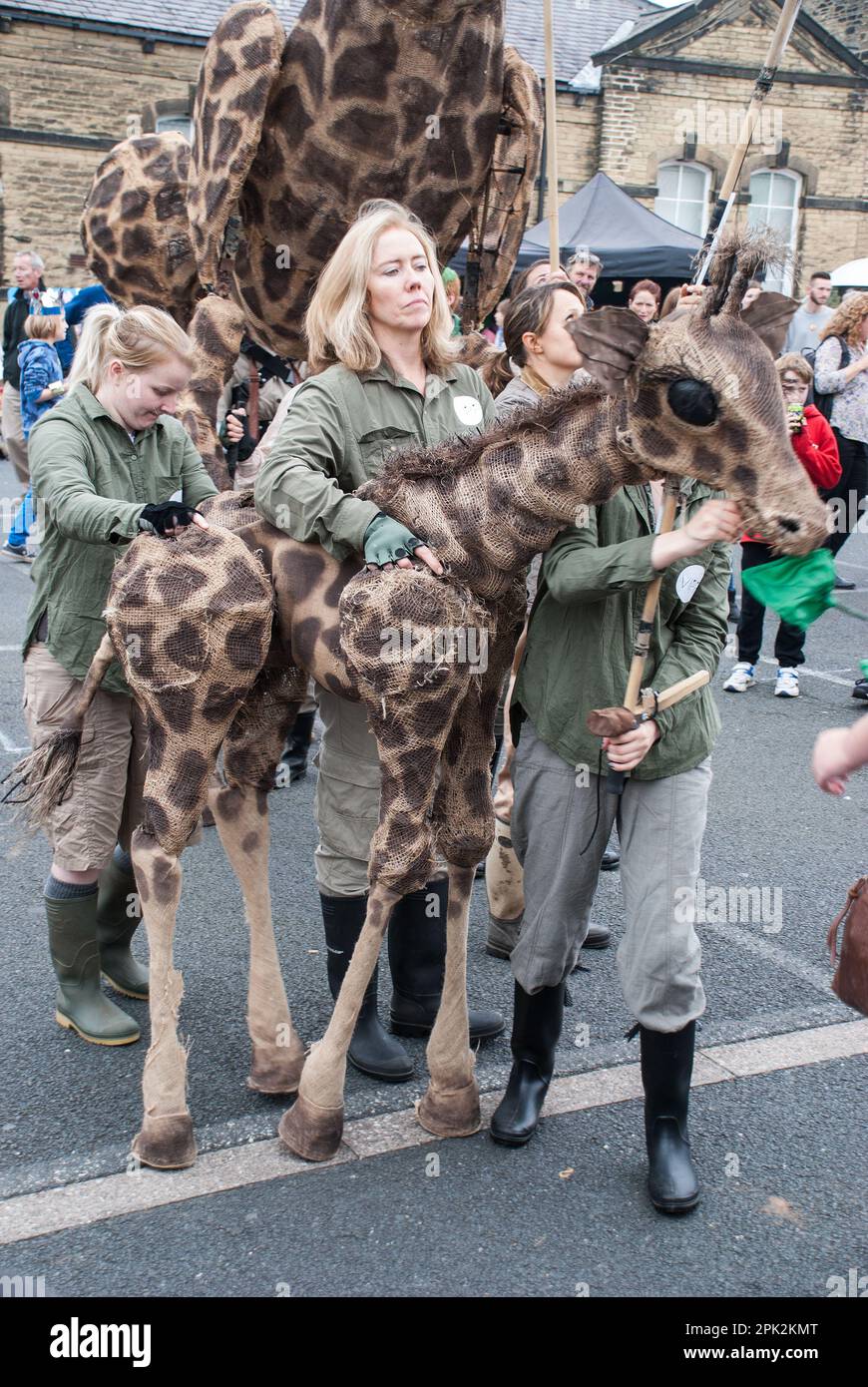 International puppeteers hi-res stock photography and images - Alamy
