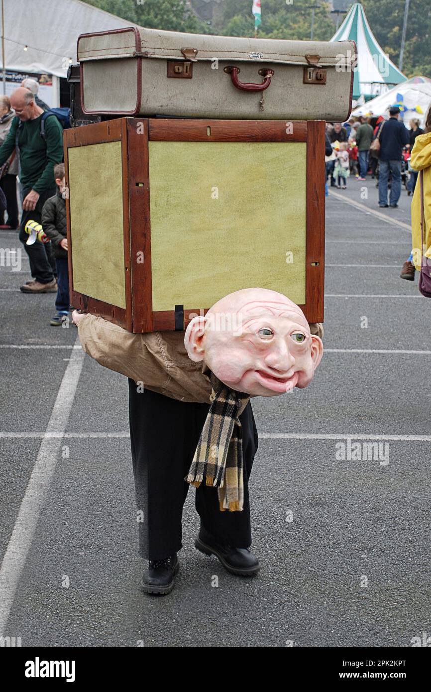 Puppet carrying heavy items hi-res stock photography and images - Alamy