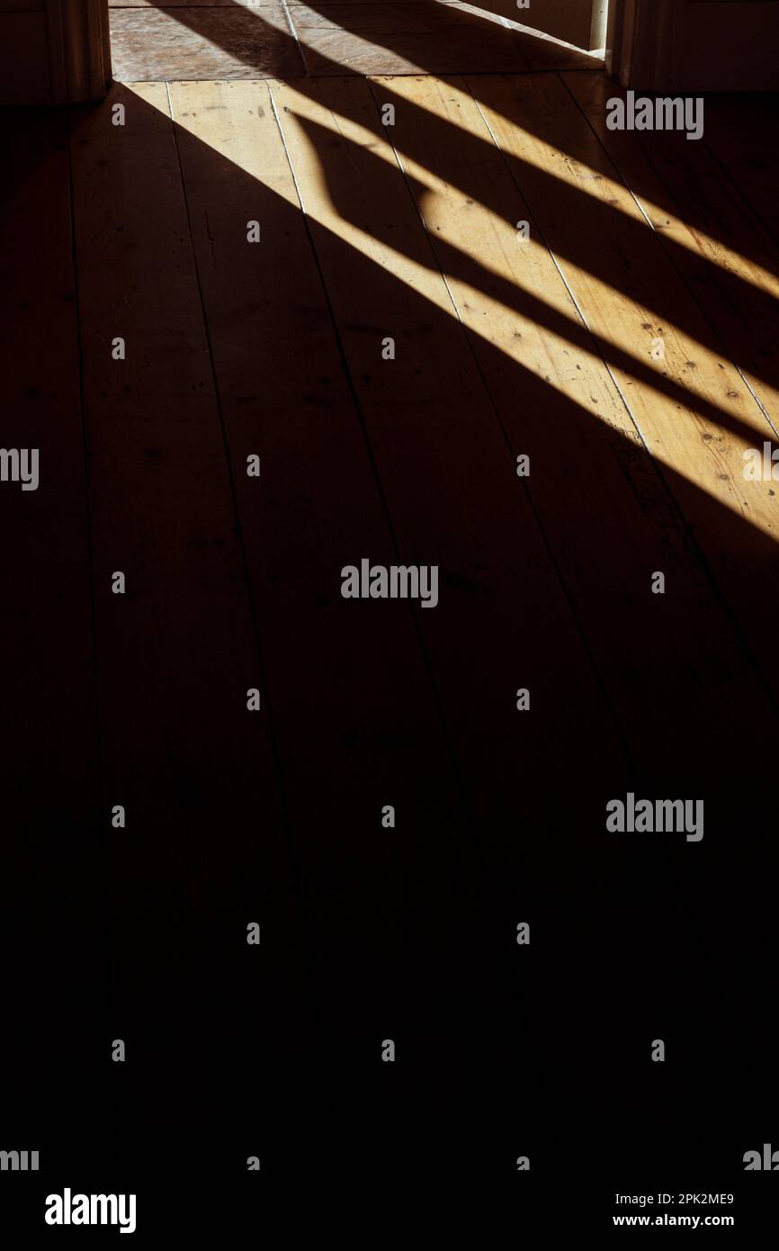 Creepy door way hi-res stock photography and images - Alamy