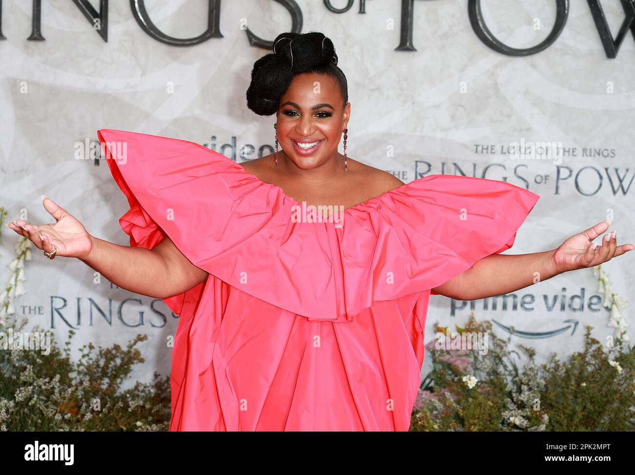 Sophia Nomvete attends the World Premiere of "The Lord Of The Rings ...
