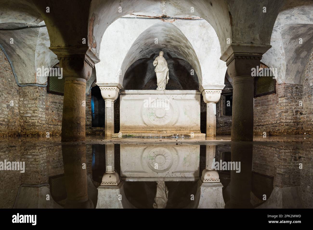 Flooded interior historic building hi-res stock photography and images ...