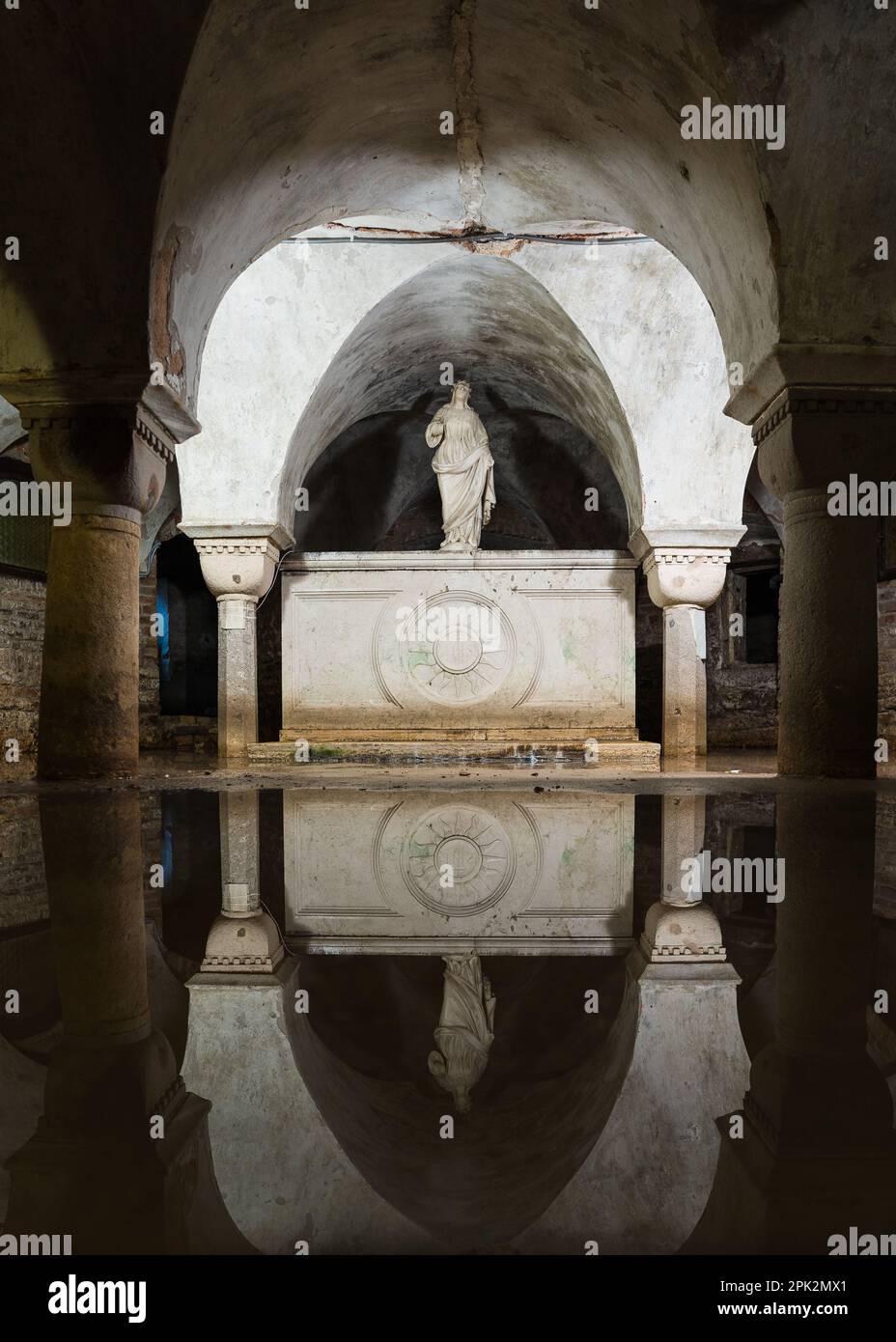 Flooded interior historic building hi-res stock photography and images ...