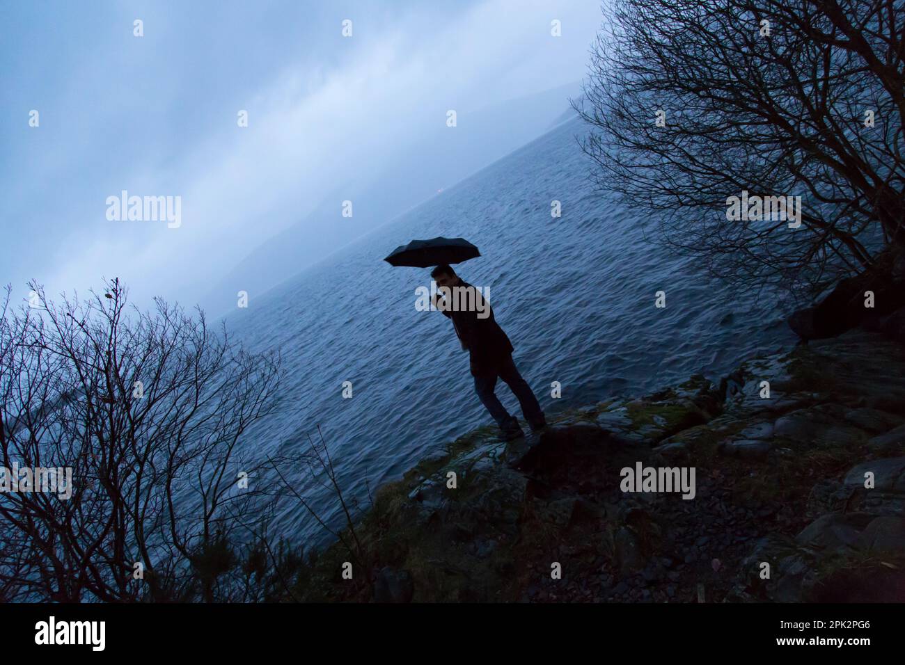 Dark scotland lake hi-res stock photography and images - Alamy