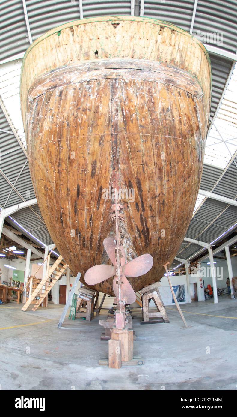 Artisanal wood shipyard warehouse Stock Photo - Alamy