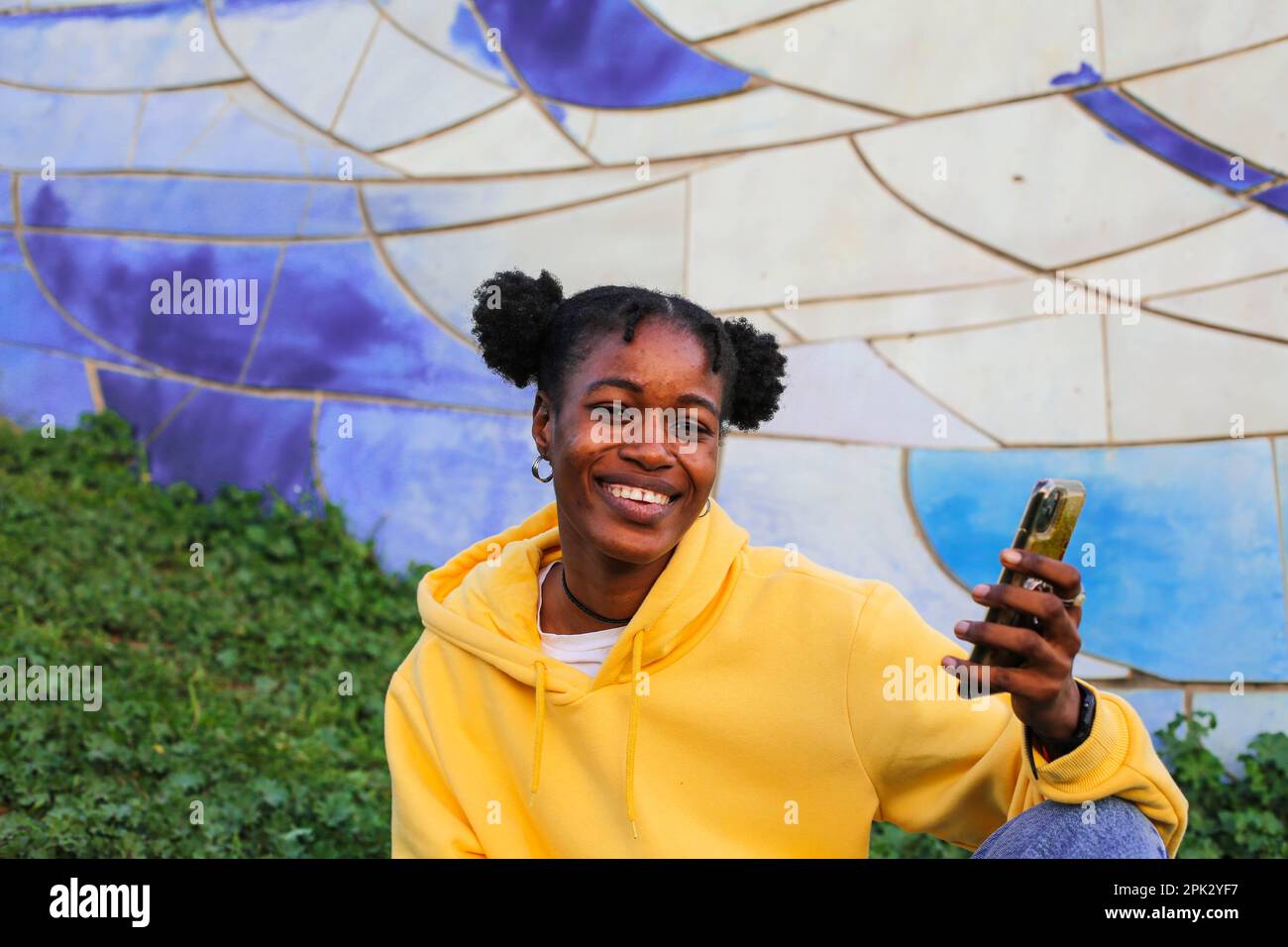 African girl white teeth hi-res stock photography and images - Alamy