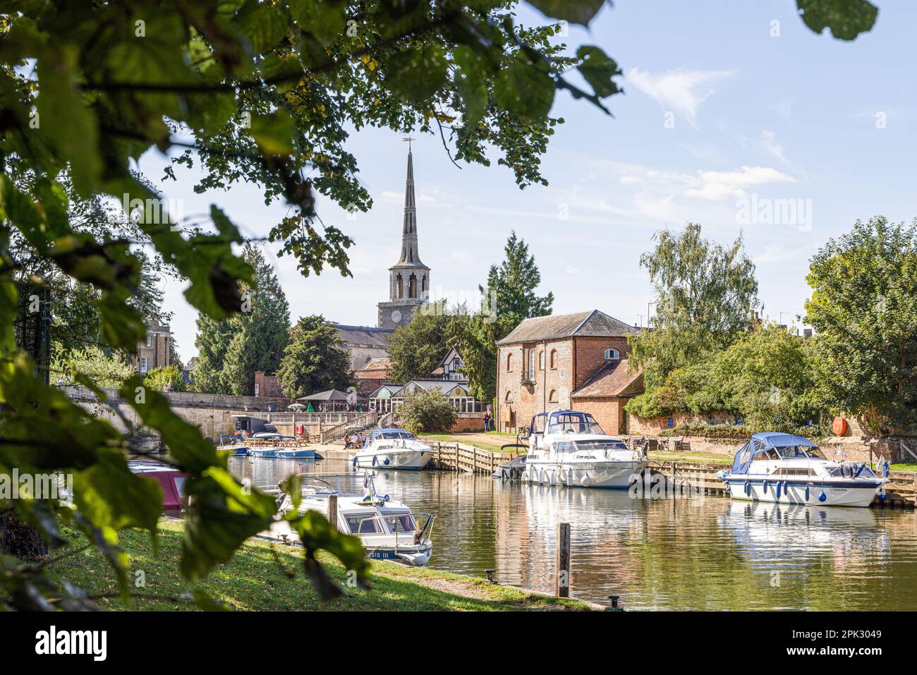 River Thames at Wallingford, Oxfordshire, UK Stock Photo - Alamy